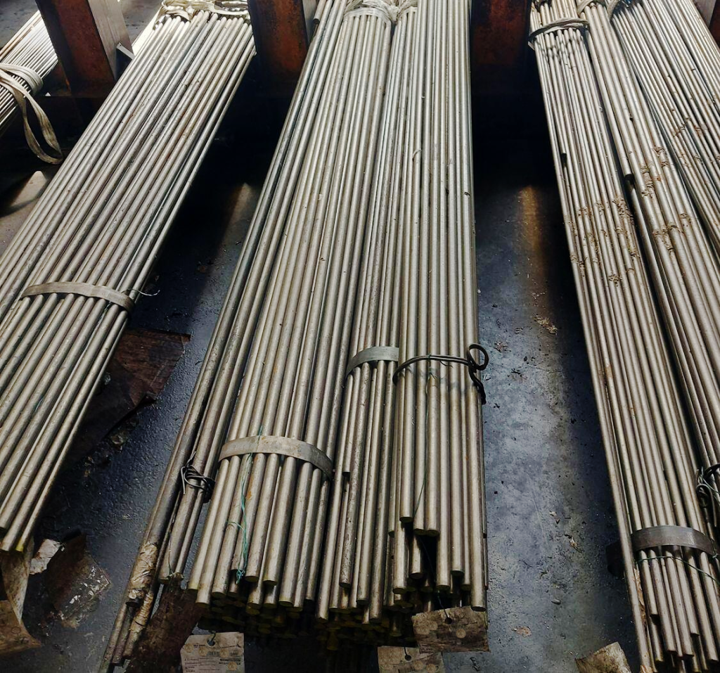 Solid iron pipes - MercatoMetalli