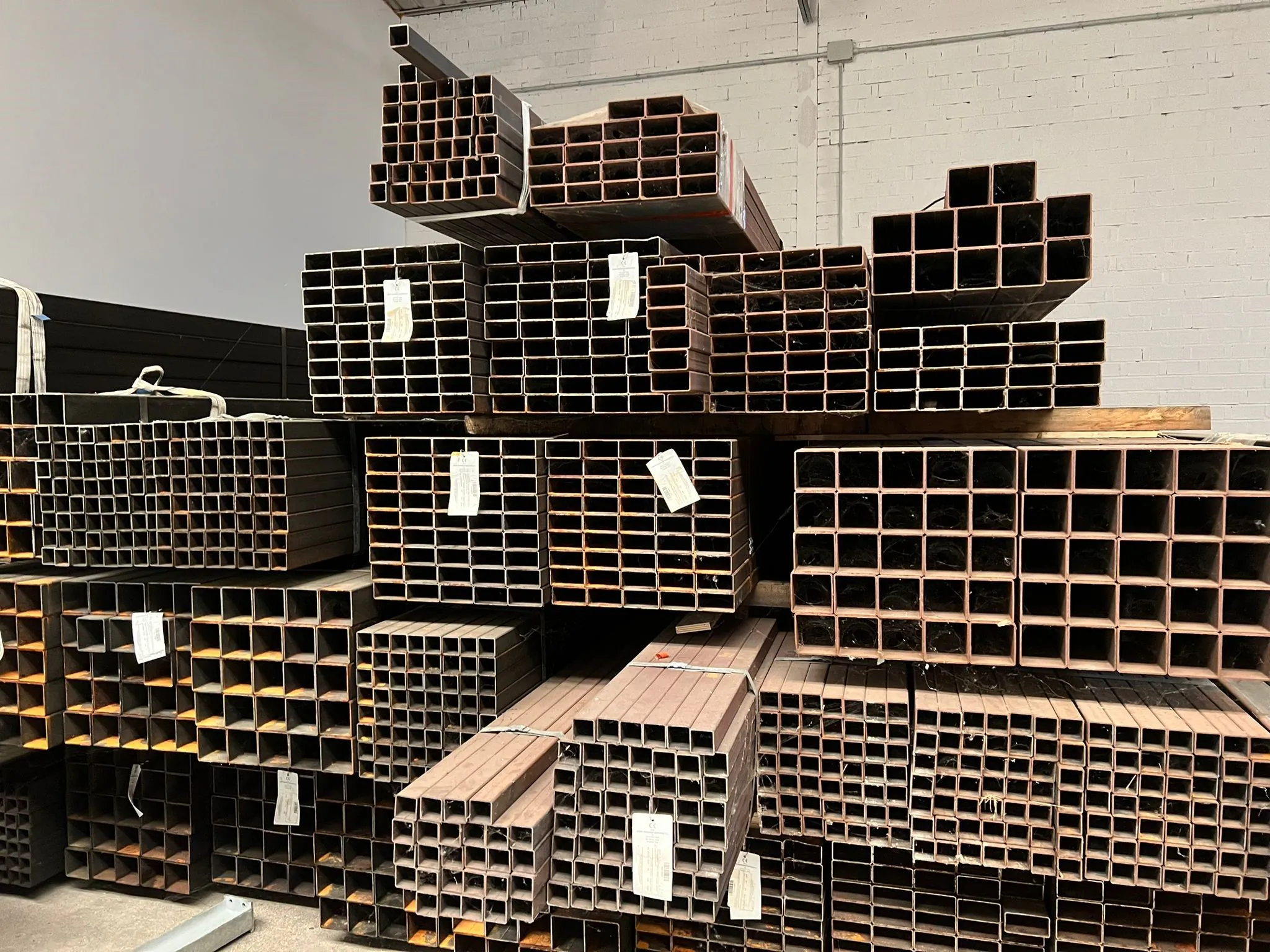 Tubos de ferro - S235JR - MercatoMetalli