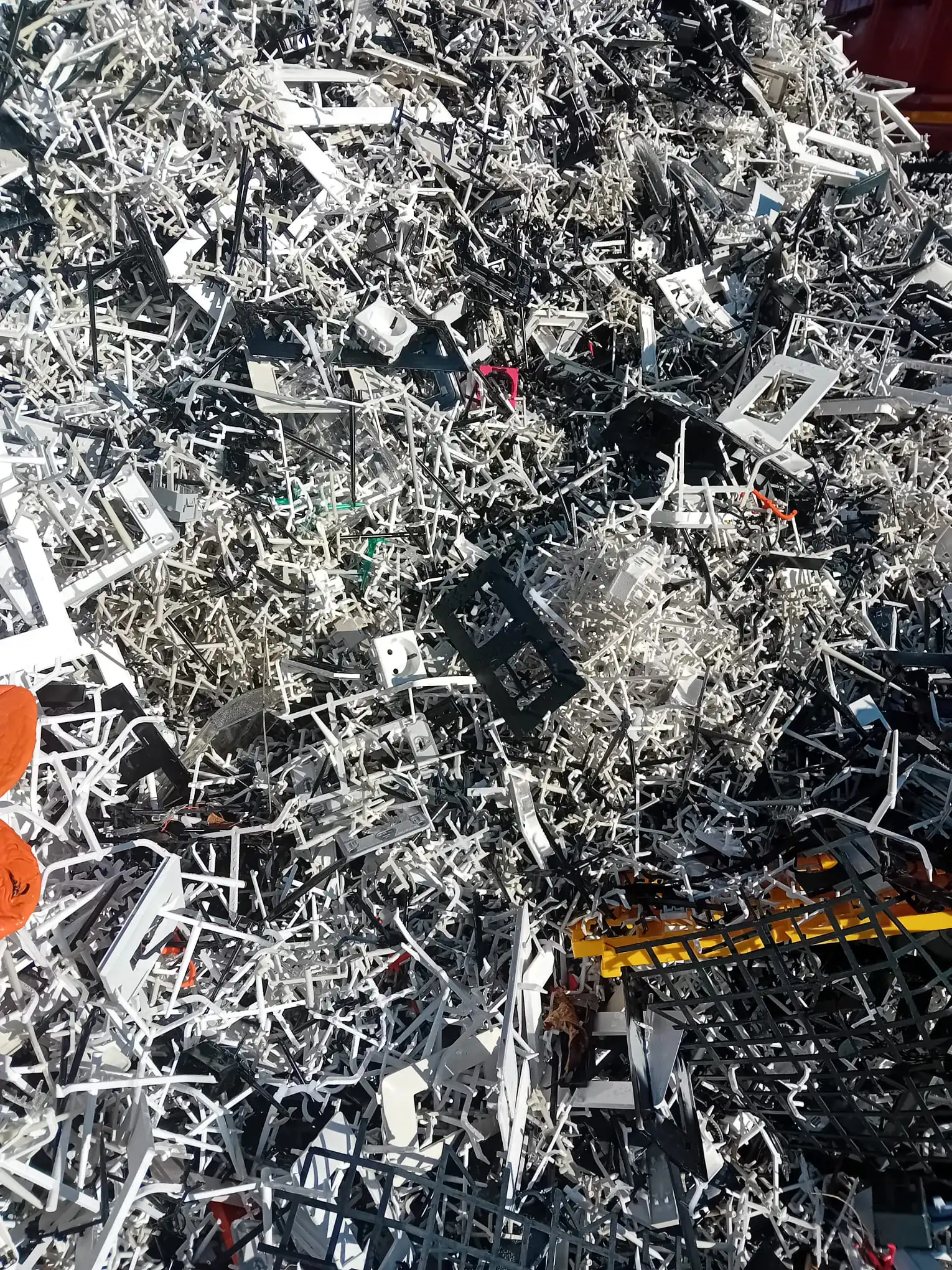 NEW WASTE - MIXED PLASTICS - MercatoMetalli