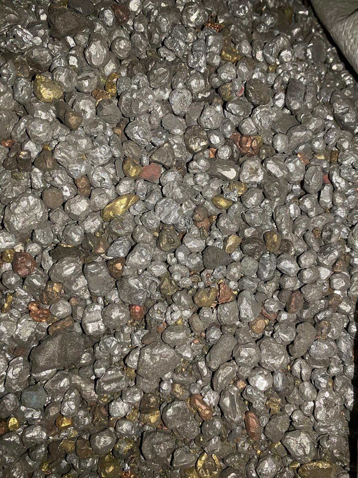 Hliníkový granulát s mědí, mosazí a plastem - MercatoMetalli