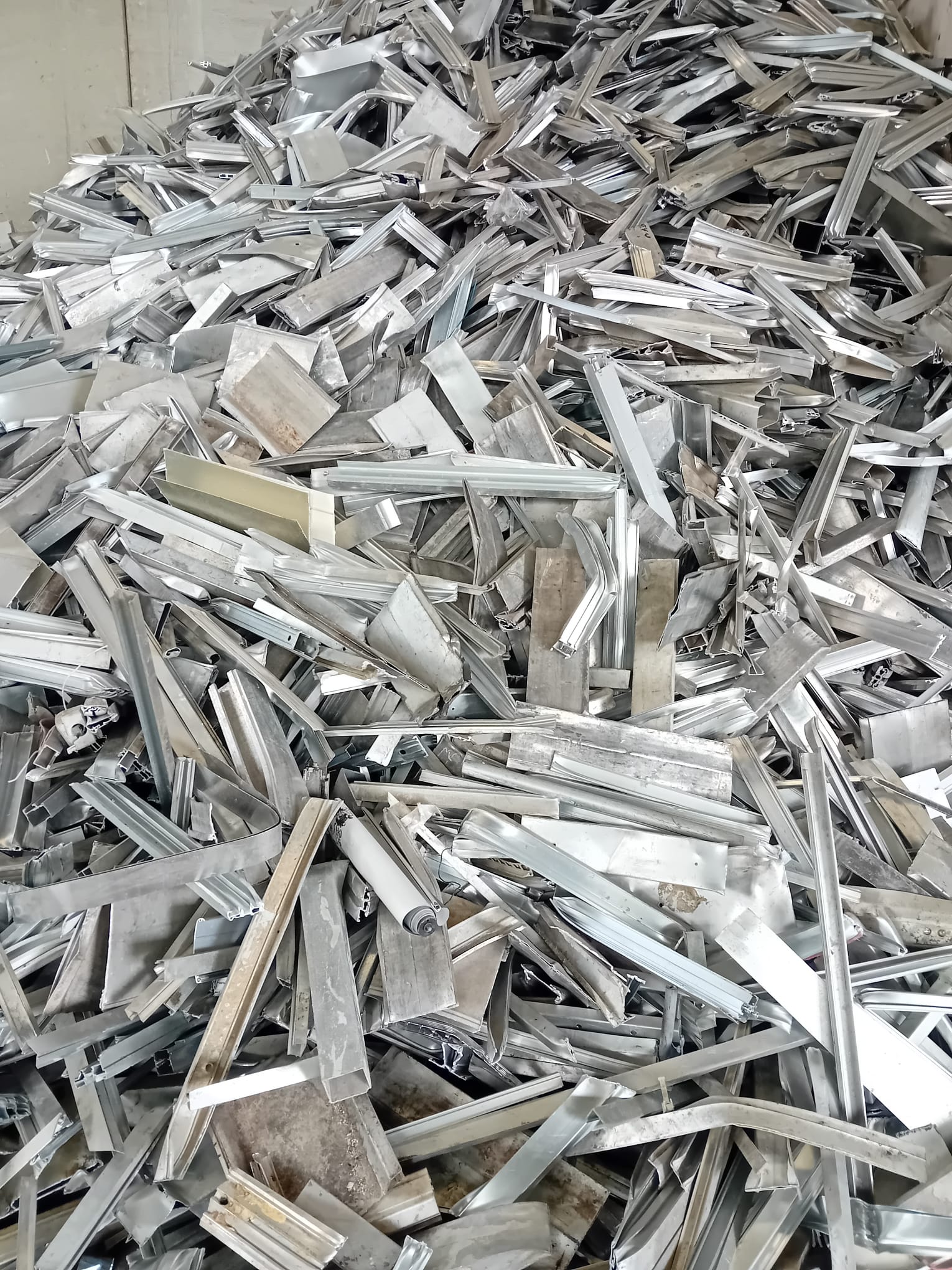 Raw Extruded Aluminum Scrap - MercatoMetalli